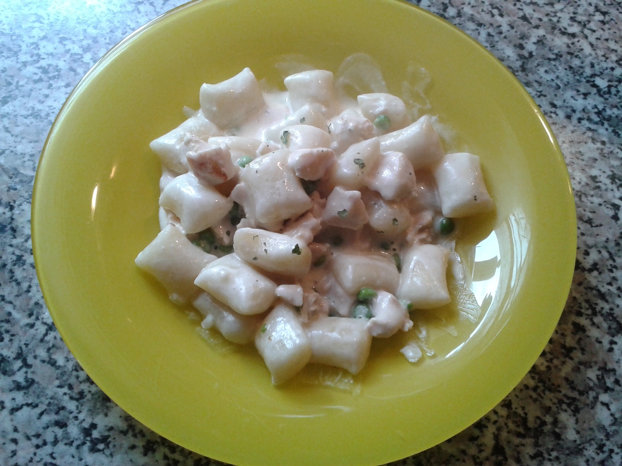 Njoki sa piletinom i graškom - Recepti.hr